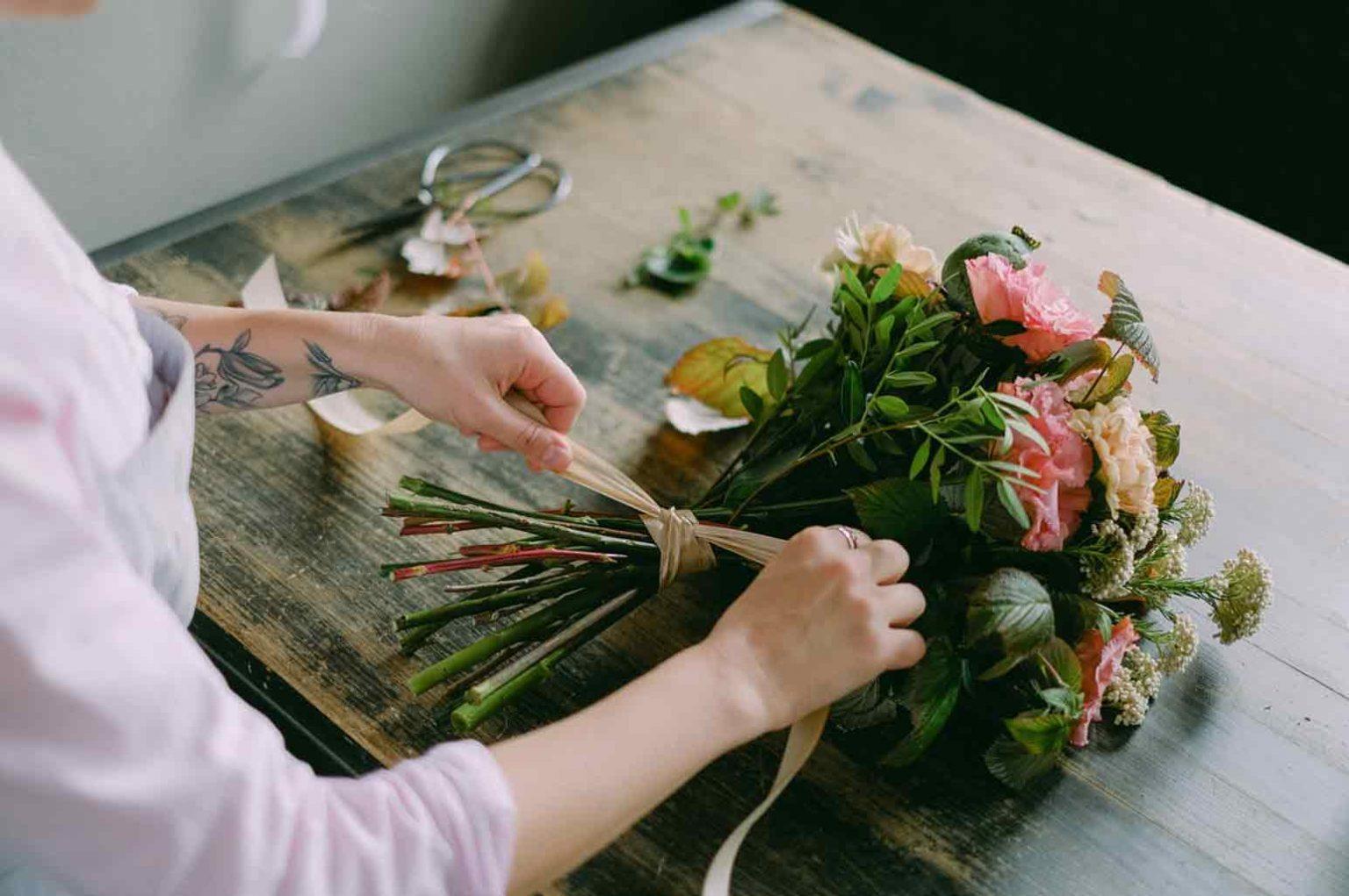 A Simple Guide to Make the Perfect DIY Flower Bouquet - AnnMarie John