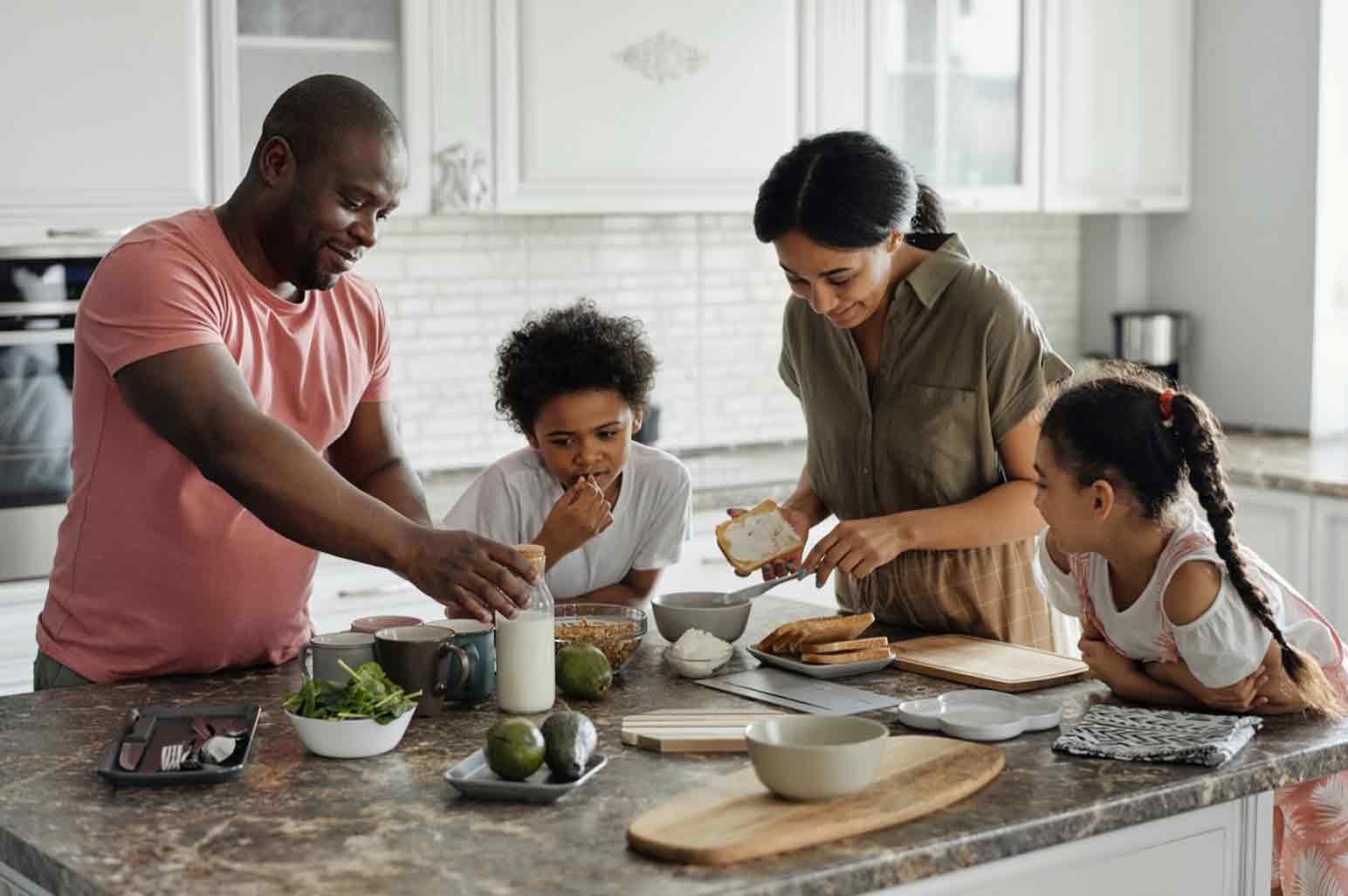 Family Feast: How To Get Everyone Onboard With Healthy Eating ...