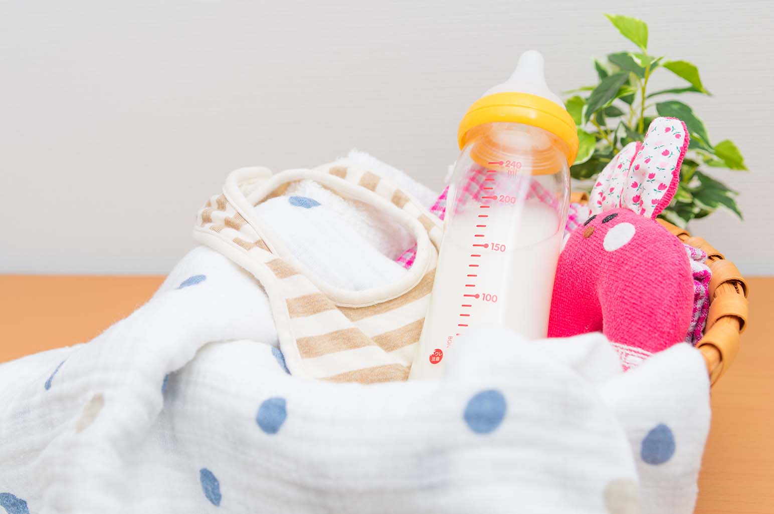 Thoughtful Gift Ideas for New Moms - AnnMarie John