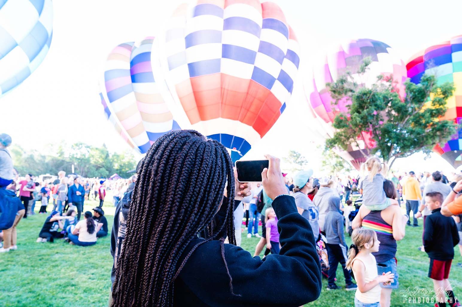 10 Ways to Use Your Smartphone When You Travel - AnnMarie John