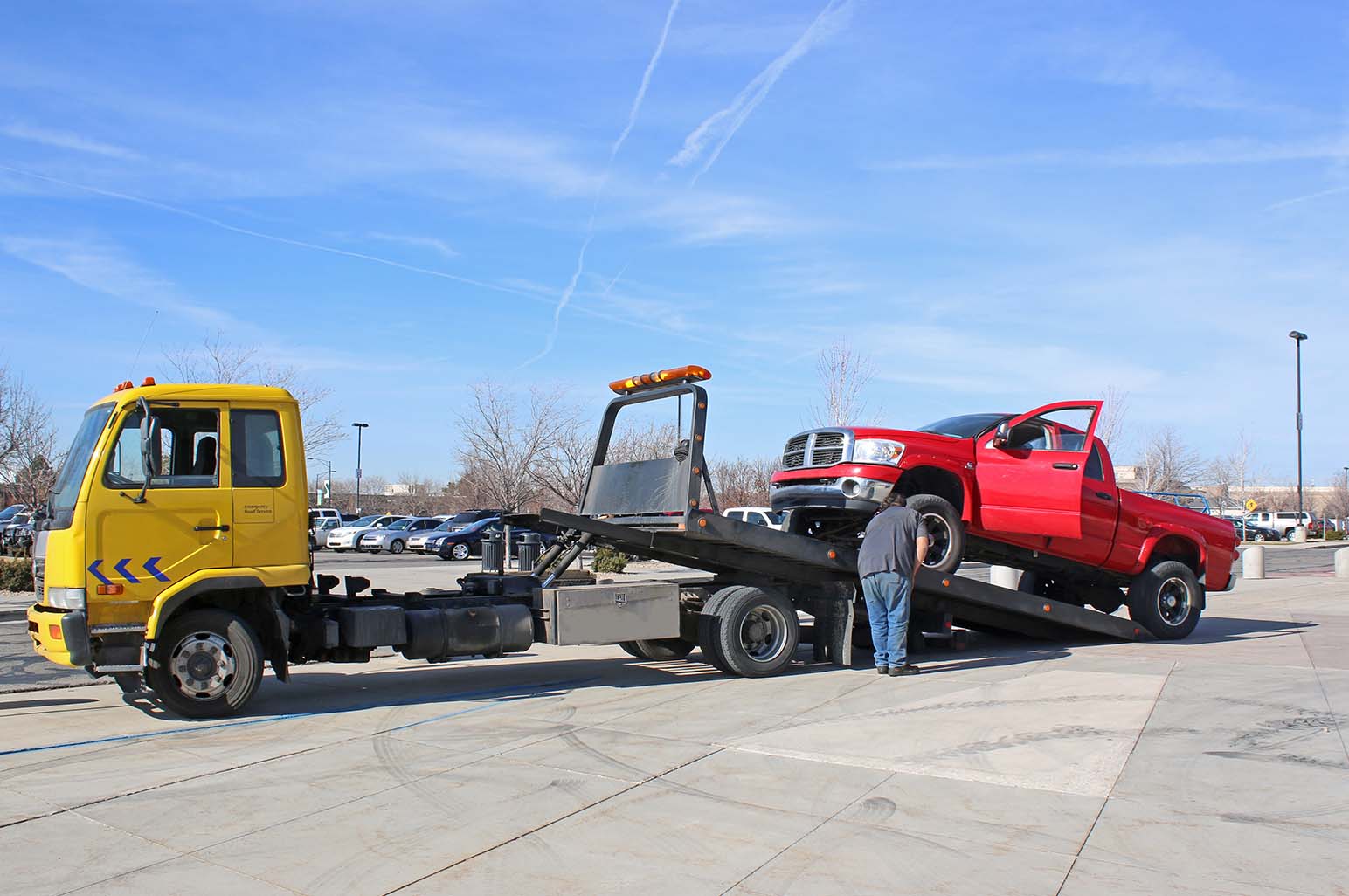 Easy Ways To Find The Right Towing Company - AnnMarie John
