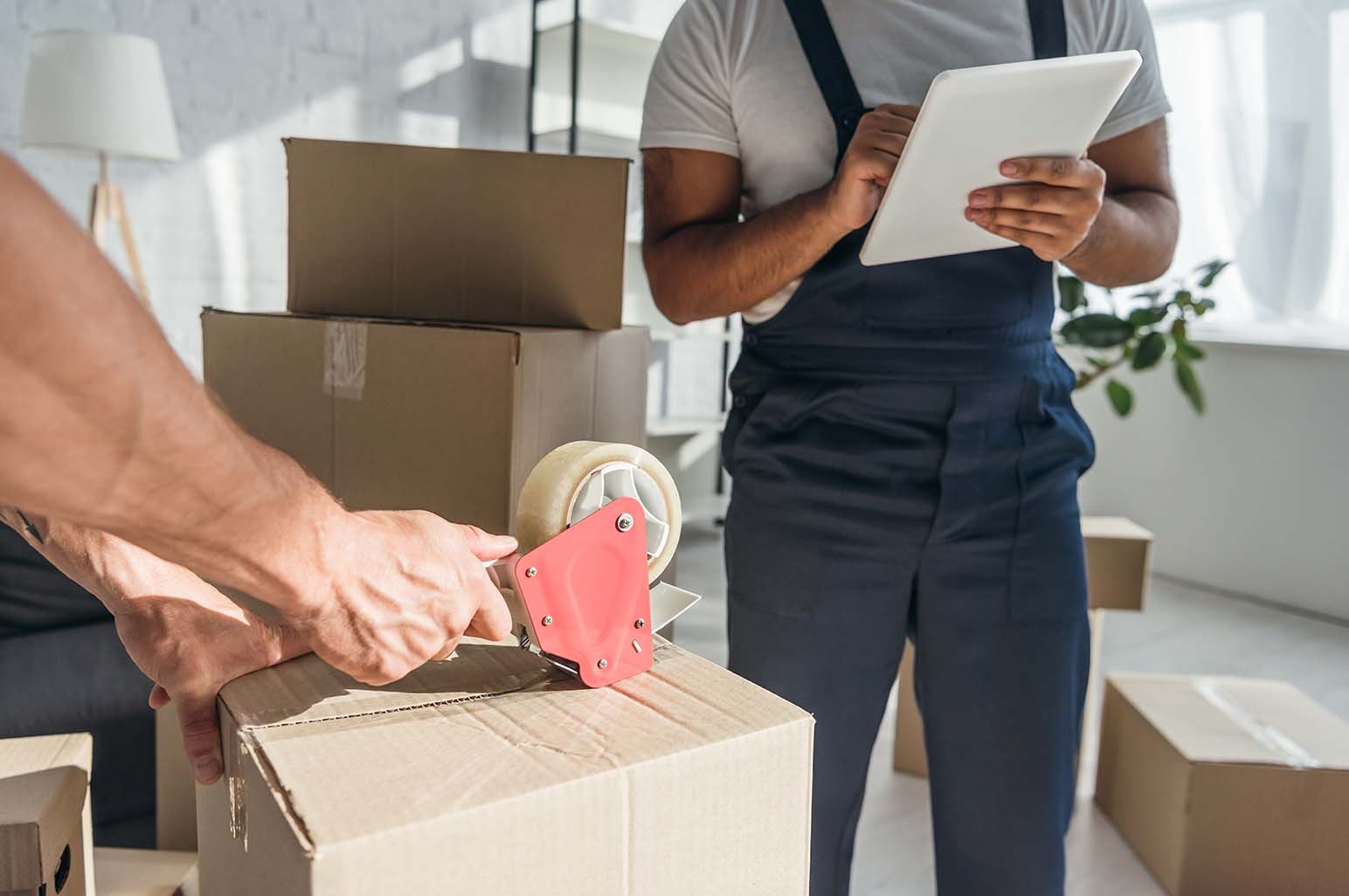What Sets Apart the Best Long Distance Moving Companies - AnnMarie John