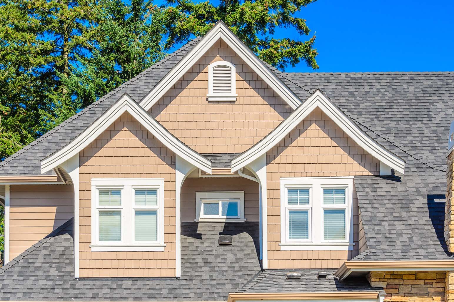 6 Things to Consider When Selecting the Right Roofing Material for Your ...