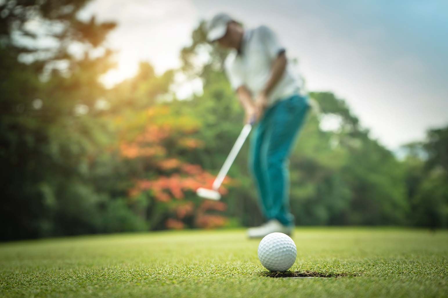 Golfing Etiquette 101: The Dos and Don'ts of the Golf Course - AnnMarie ...