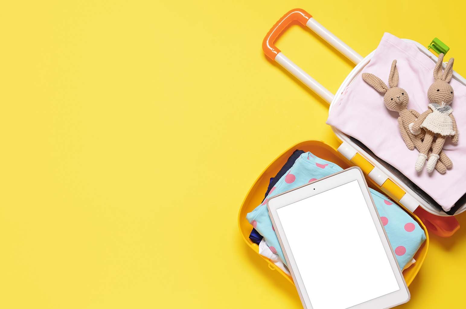 6 Essential Travel Tips for Parents With Young Children - AnnMarie John