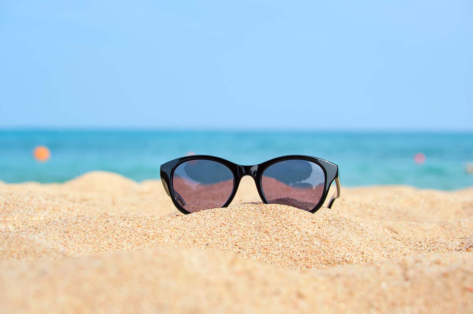 How to Choose the Best Quality Sunglasses for Sunny Getaways - AnnMarie ...